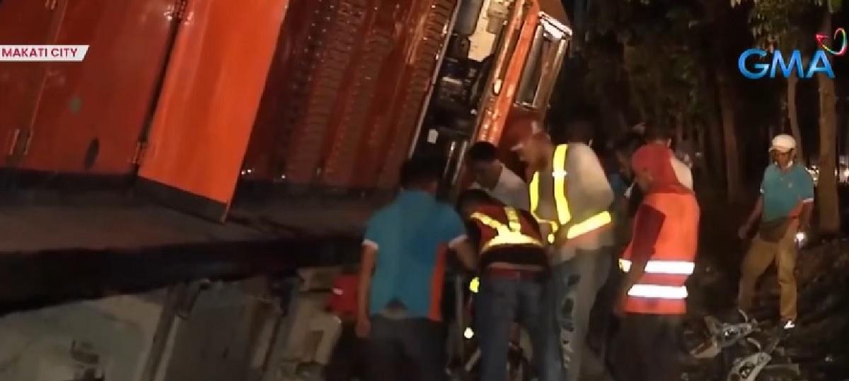 PNR repairs rails round the clock but derailed train has yet to be ...