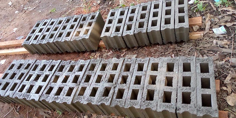 Davao group turns thrown away plastics into blocks and bricks ...