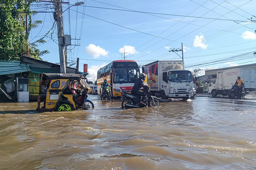 Mayor Baste suspends classes in flooded areas in Davao - Philippine ...