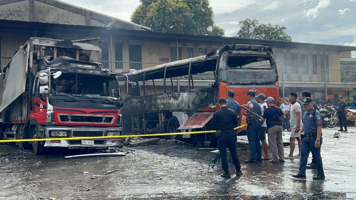 Fire kills two at Marikina bus terminal - Philippine Daily Post
