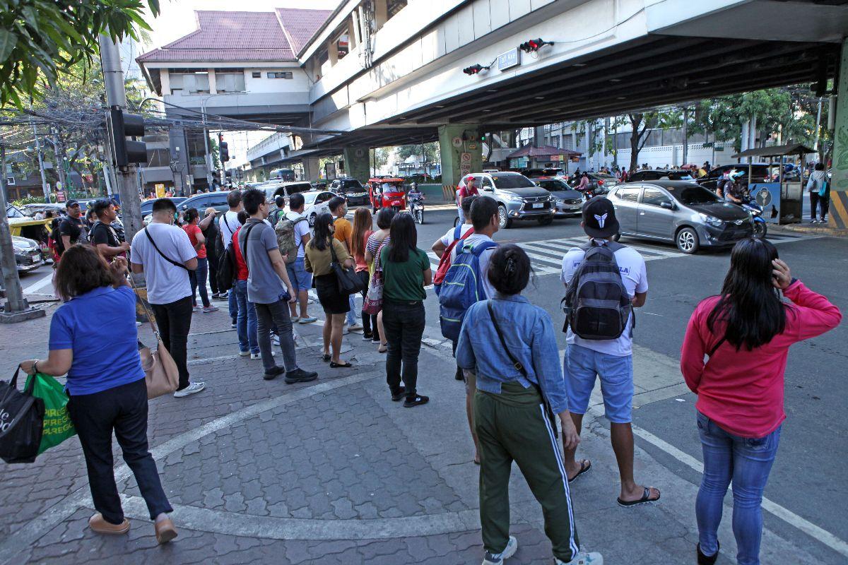 Commuters worried over steeper fare with fewer jeepneys - Philippine ...