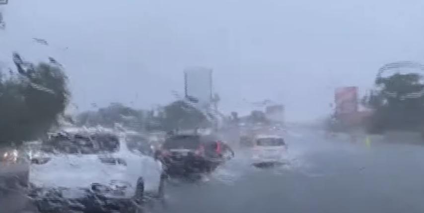 Floods cause heavy traffic at SLEX - Philippine Daily Post