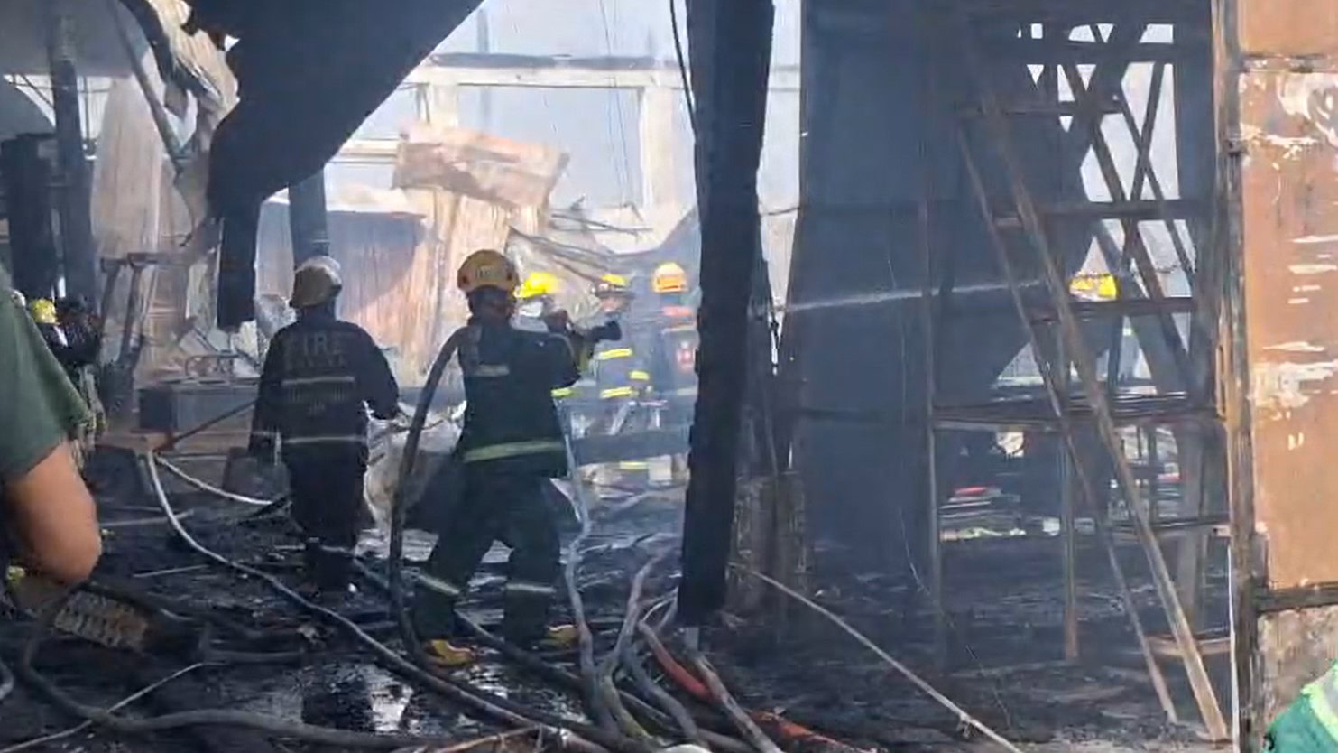 Fire hits Parañaque warehouse; some firemen douse blaze from Skyway ...