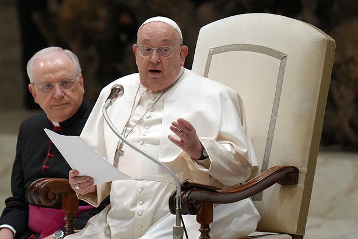 Pope has a 'polymicrobial respiratory tract infection.' - Philippine ...
