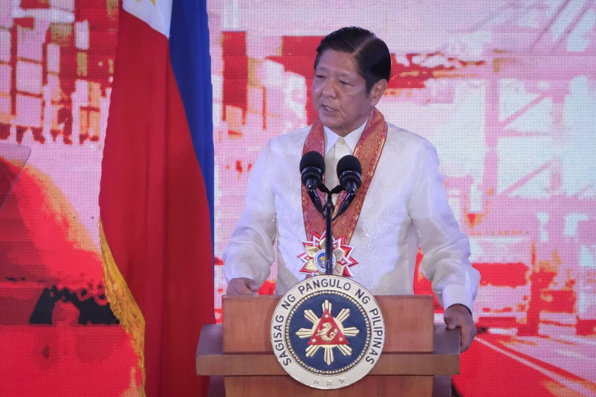 Fall From Favor Philippine Leaders Popularity Plummets Philippine