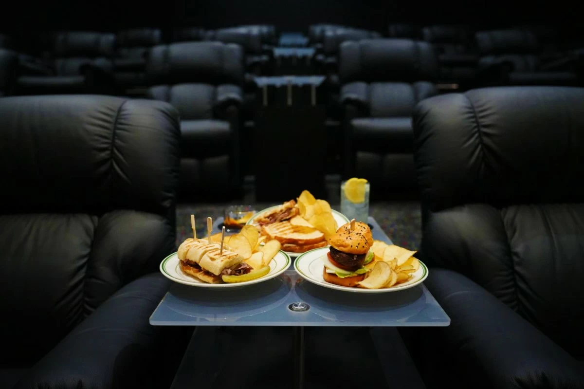 Gateway Cineplex 18’s Wolfgang’s Premiere Lounge delivers steakhouse ...