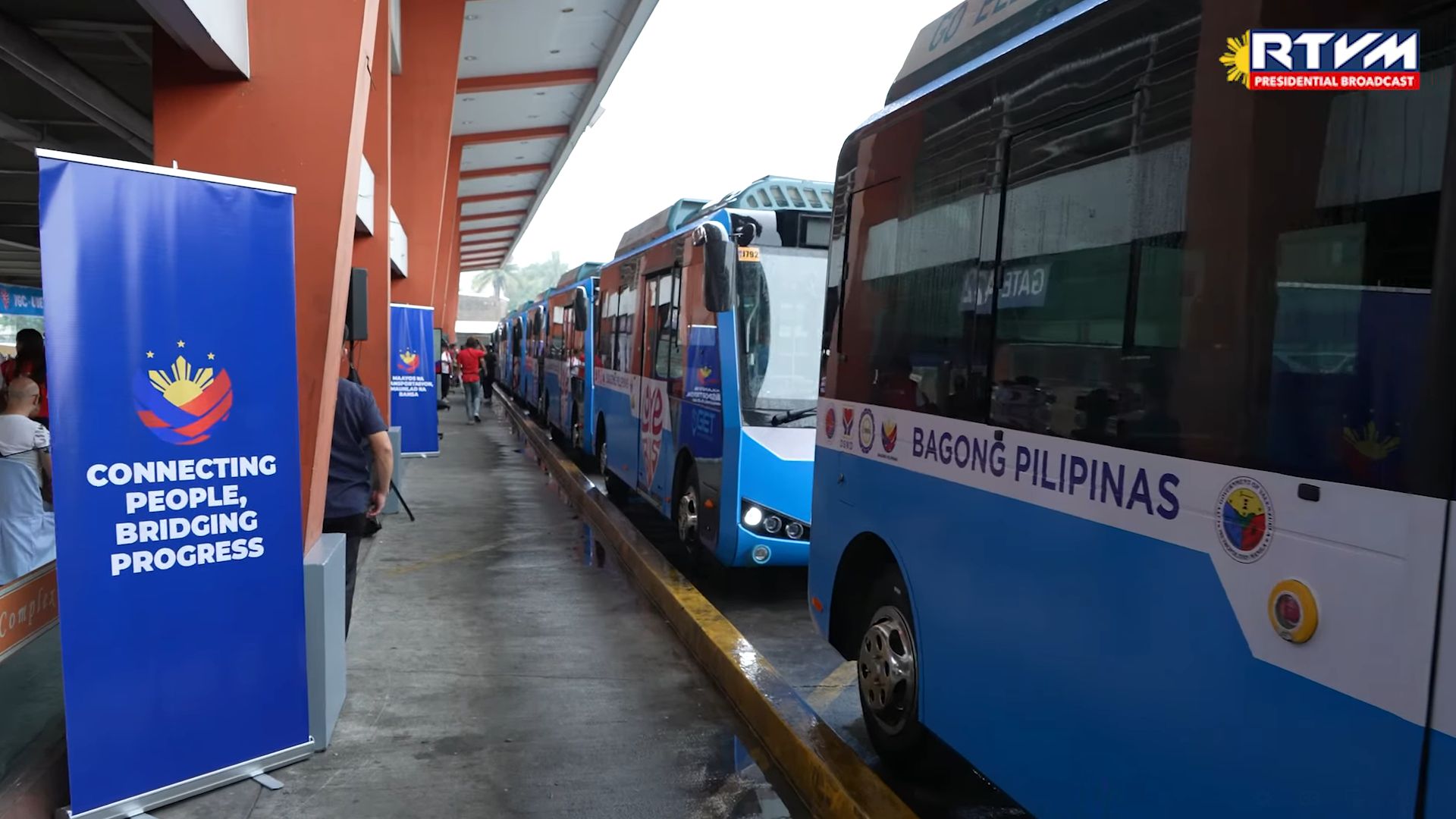 Marcos brings back 'Love Bus' in Metro Manila - Philippine Daily Post