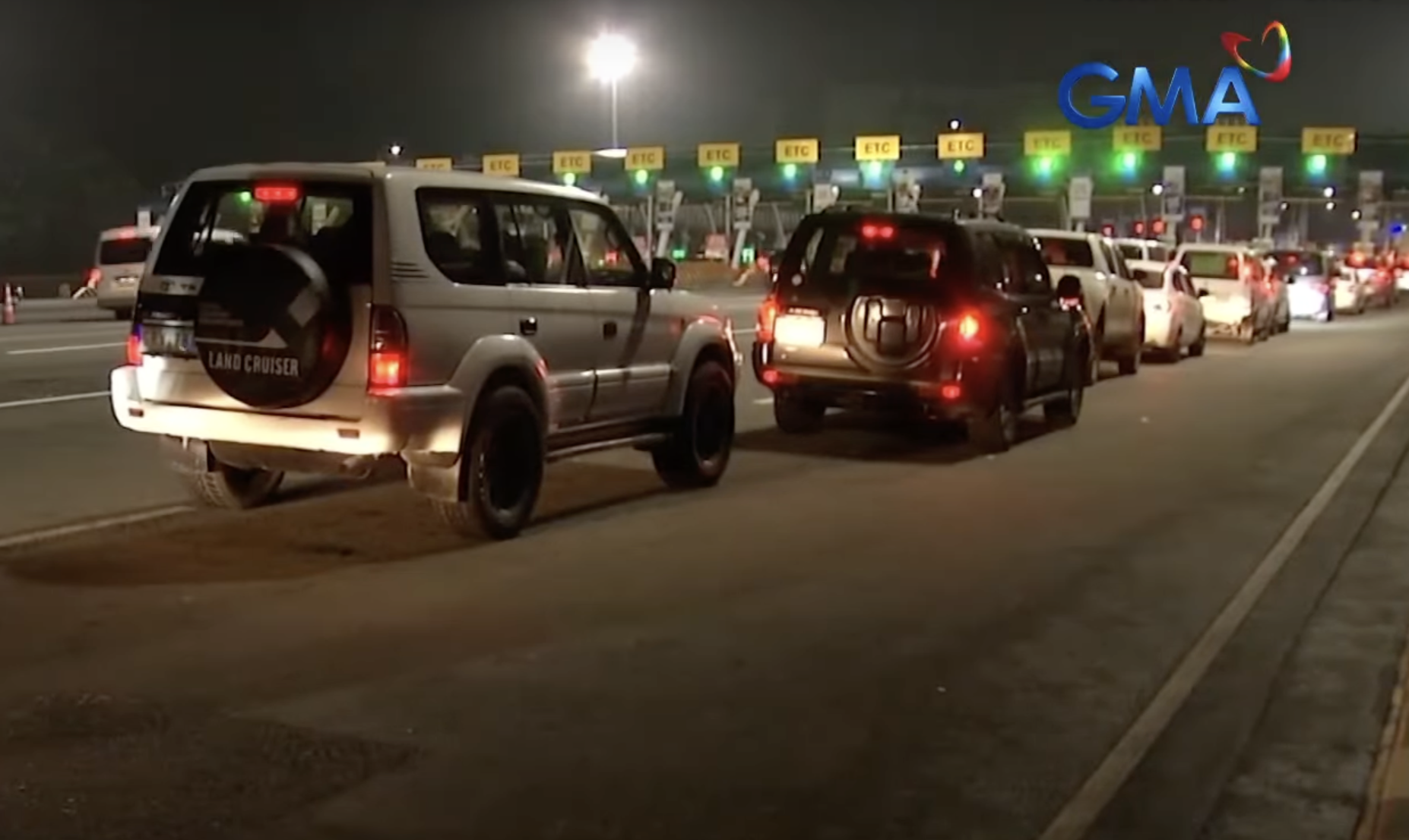 Undas 2025: Traffic buildup reported in parts of NLEX on Friday morning ...