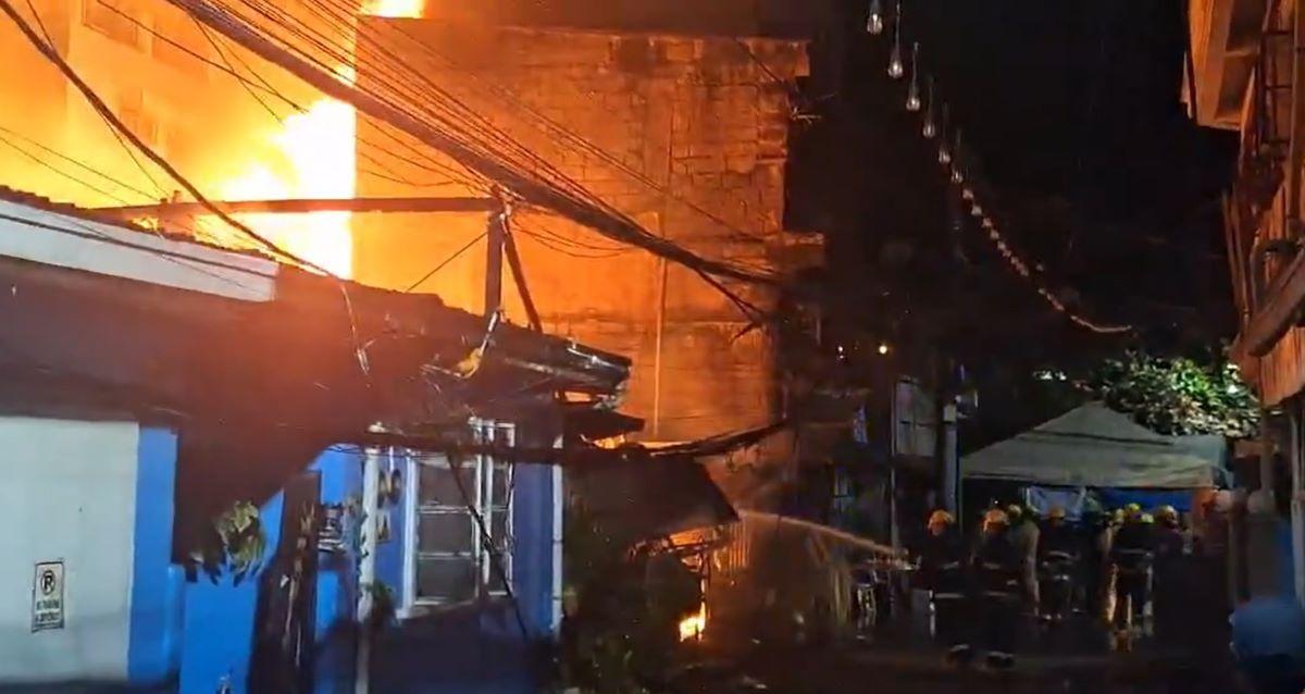 One dead in fire that hit residential area in Marikina - Philippine ...