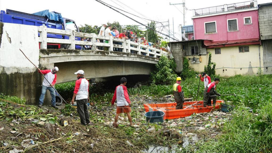 MMDA cleans Pasig canal to help prevent flooding - Philippine Daily Post