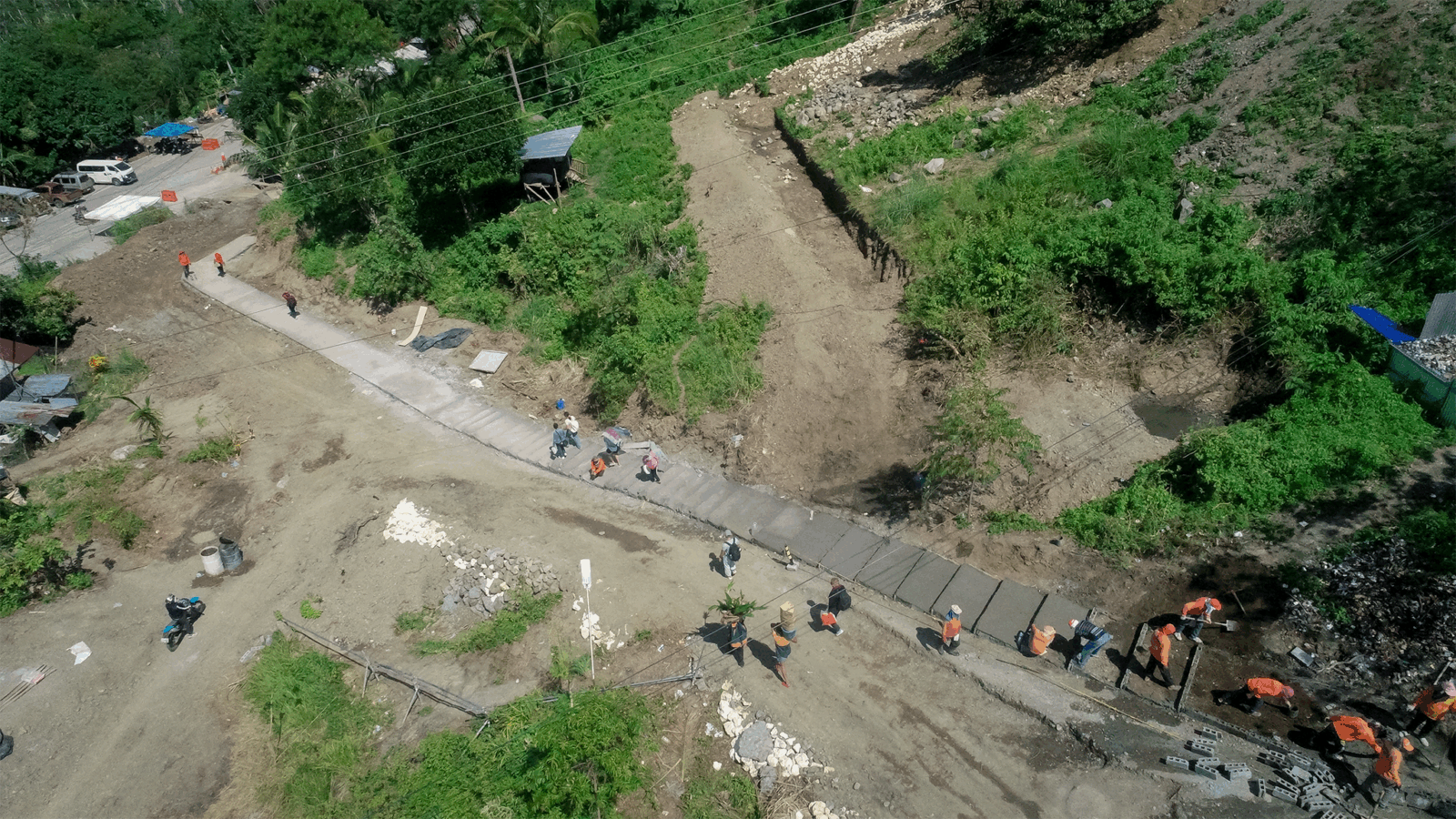 Concrete Ladder Eases Commuter Access in Bukidnon After Road Collapse ...